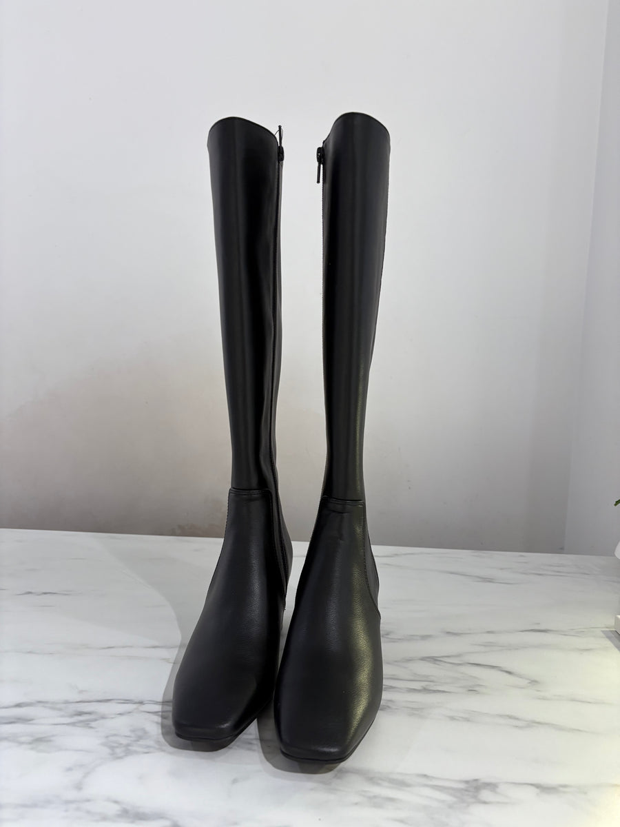 Maison Leather Boots 2025 – Rococo Seoul